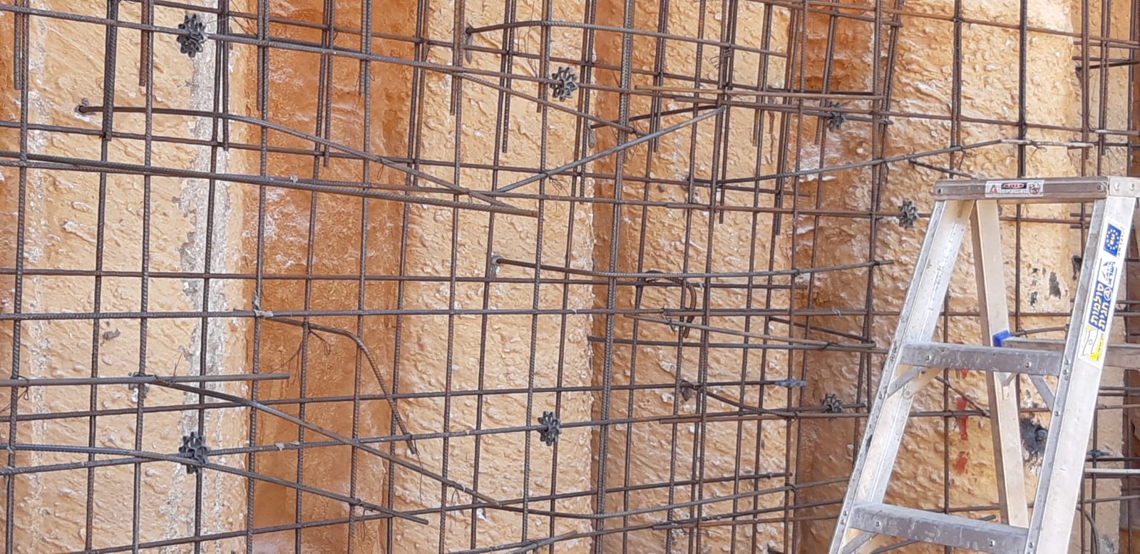 VIVA Hedera - chemical anchor, concrete screw, Combi Dywidag Plate